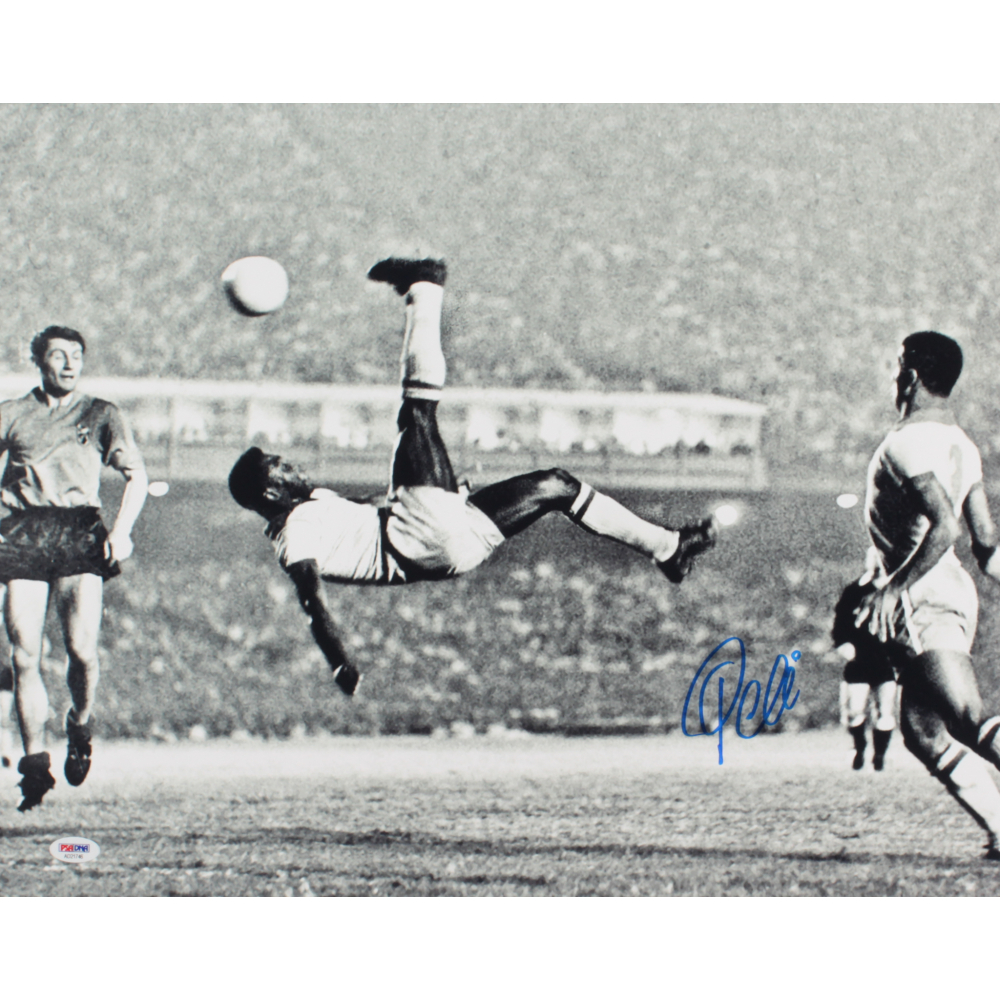 Pele Signed 1965 Bicycle Kick 16x20 Photo (PSA COA) | Pristine Auction