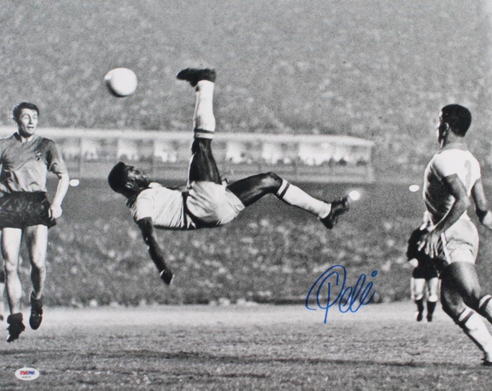 Pele Signed 1965 Bicycle Kick 16x20 Photo (PSA COA) | Pristine Auction