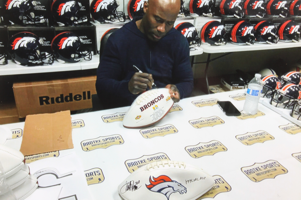 Terrell Davis Signed Broncos Logo Football Inscribed "1998 NFL MVP ...