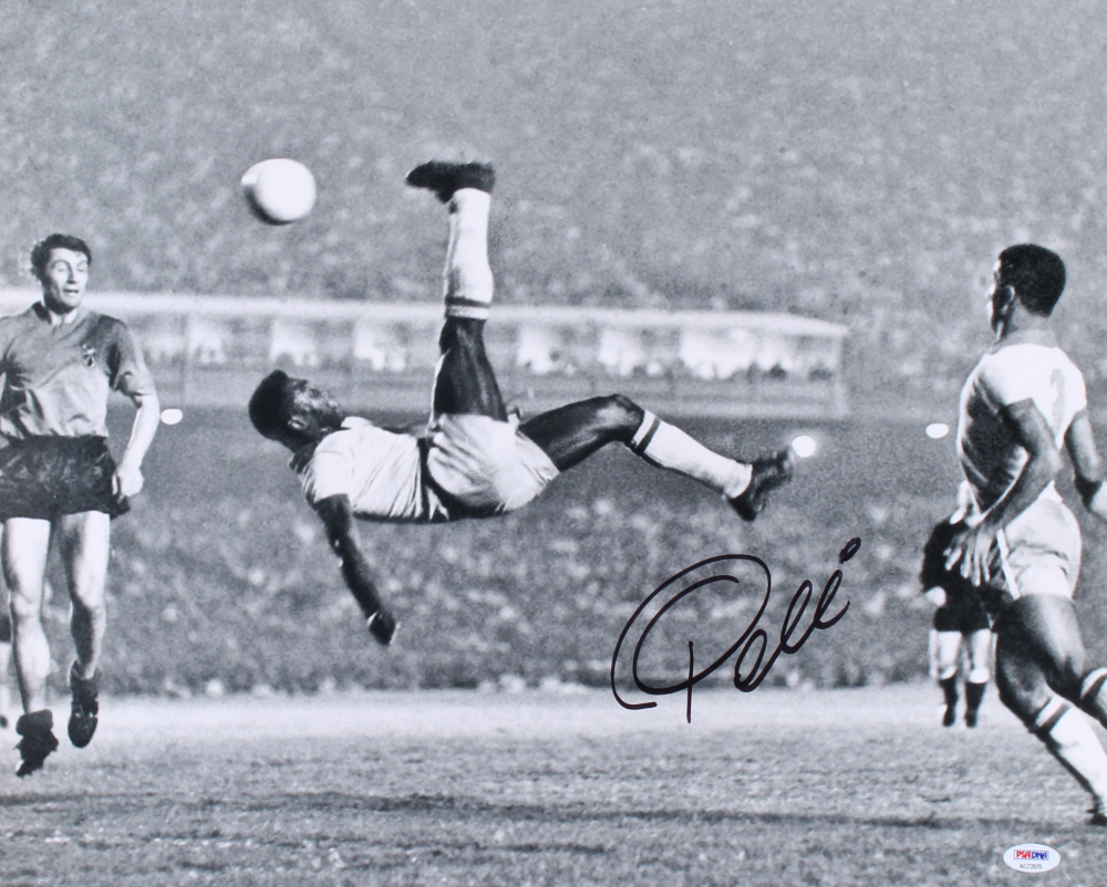 Pele Signed 1965 Bicycle Kick 16x20 Photo (PSA COA) | Pristine Auction