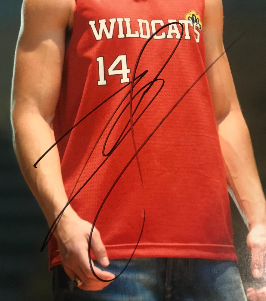 Zac Efron Signed "High School Musical" 11x14 Photo (Beckett COA ...
