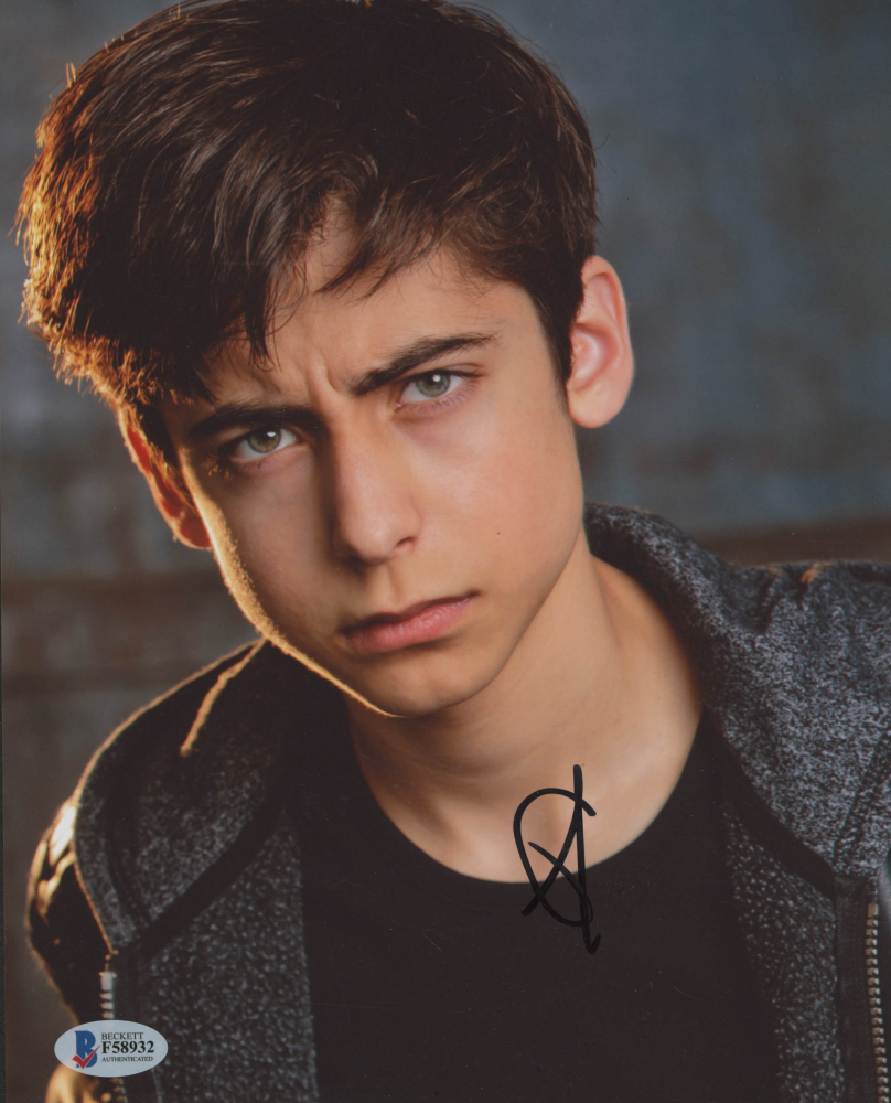 Aidan Gallagher Signed 8x10 Photo (Beckett COA) | Pristine Auction