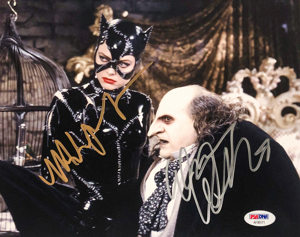 Michelle Pfeiffer & Danny DeVito Signed "Batman Returns" 8x10 Photo ...