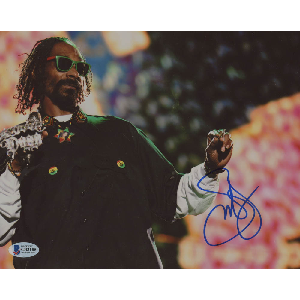 Snoop Dogg Signed 8x10 Photo (Beckett COA) | Pristine Auction