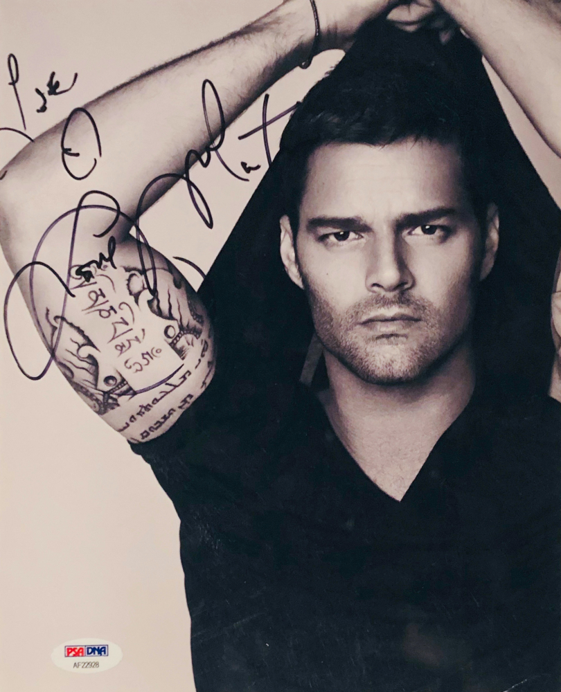 Ricky Martin Signed 8x10 Photo (PSA COA) | Pristine Auction