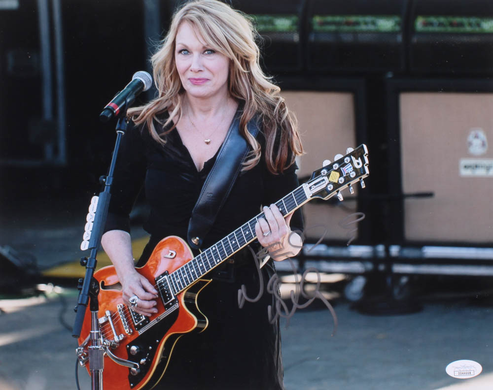 Nancy Wilson Signed 11x14 Photo (JSA COA) | Pristine Auction