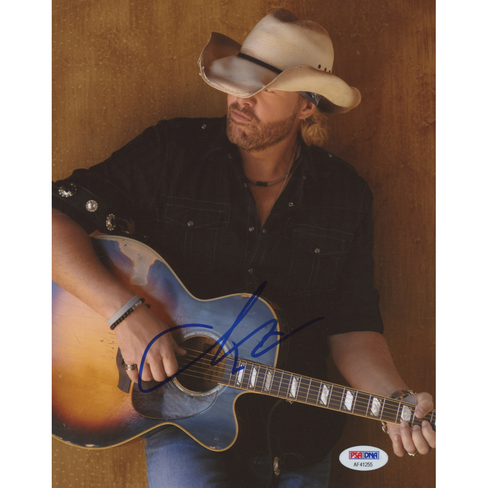 Toby Keith Signed 8x10 Photo (PSA COA) | Pristine Auction