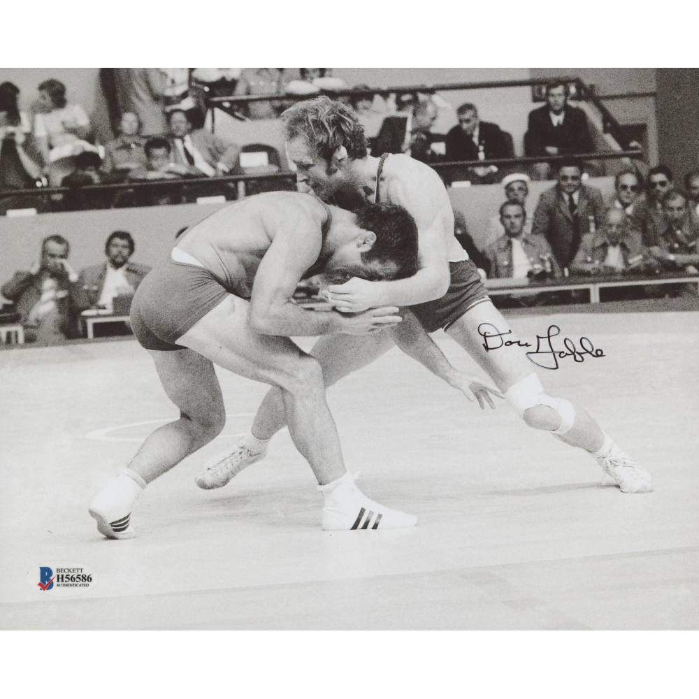 Dan Gable Signed Team USA 8x10 Photo (Beckett COA) | Pristine Auction