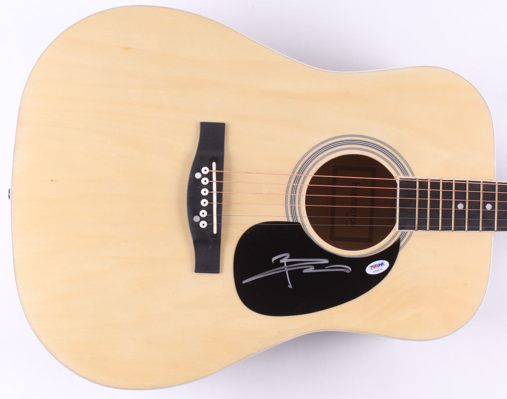 Pete Townshend Signed Acoustic Guitar (PSA COA) | Pristine Auction