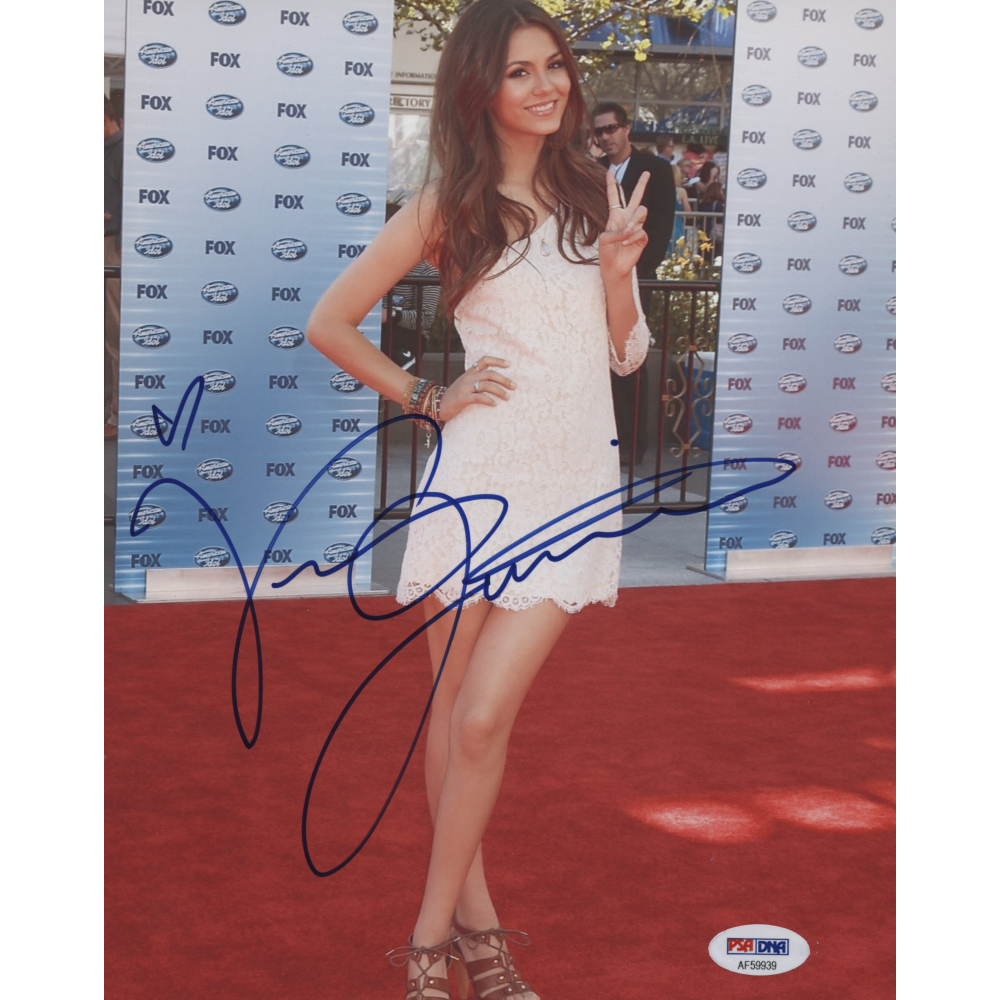 Victoria Justice Signed 8x10 Photo (PSA COA) | Pristine Auction