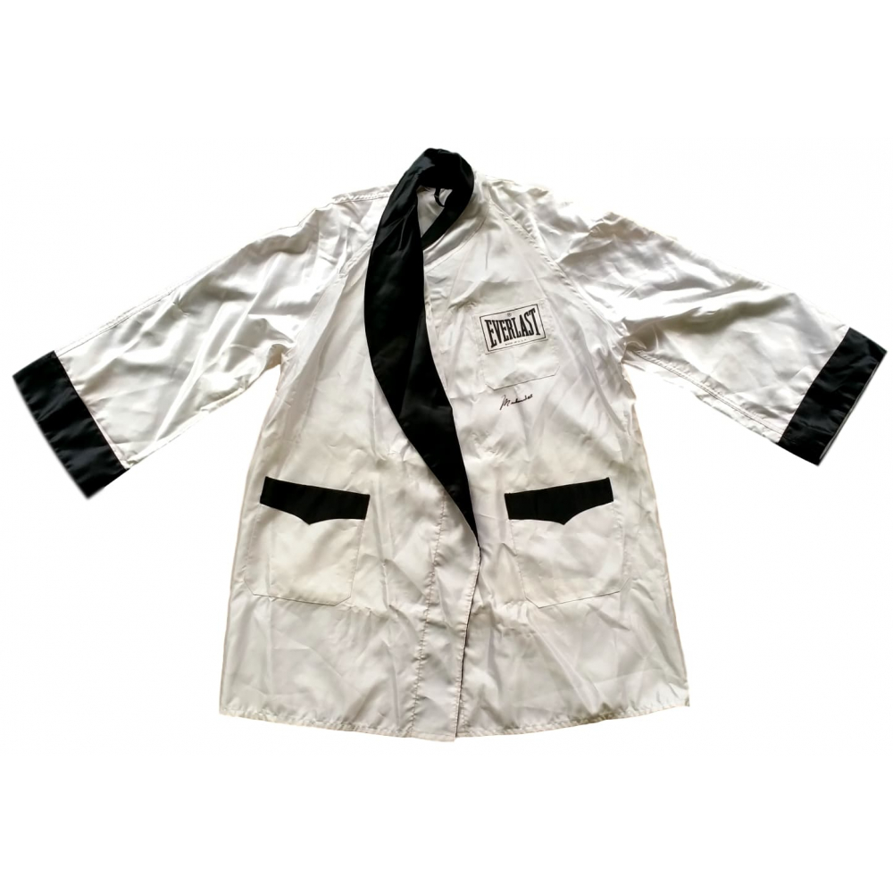 Muhammad Ali Signed Everlast Boxing Robe (JSA ALOA) | Pristine Auction