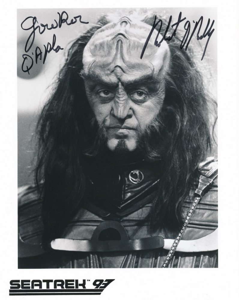 Robert O Reilly Signed 8x10 Photo Inscribed "Gowron Q' Apla" (Mueller ...