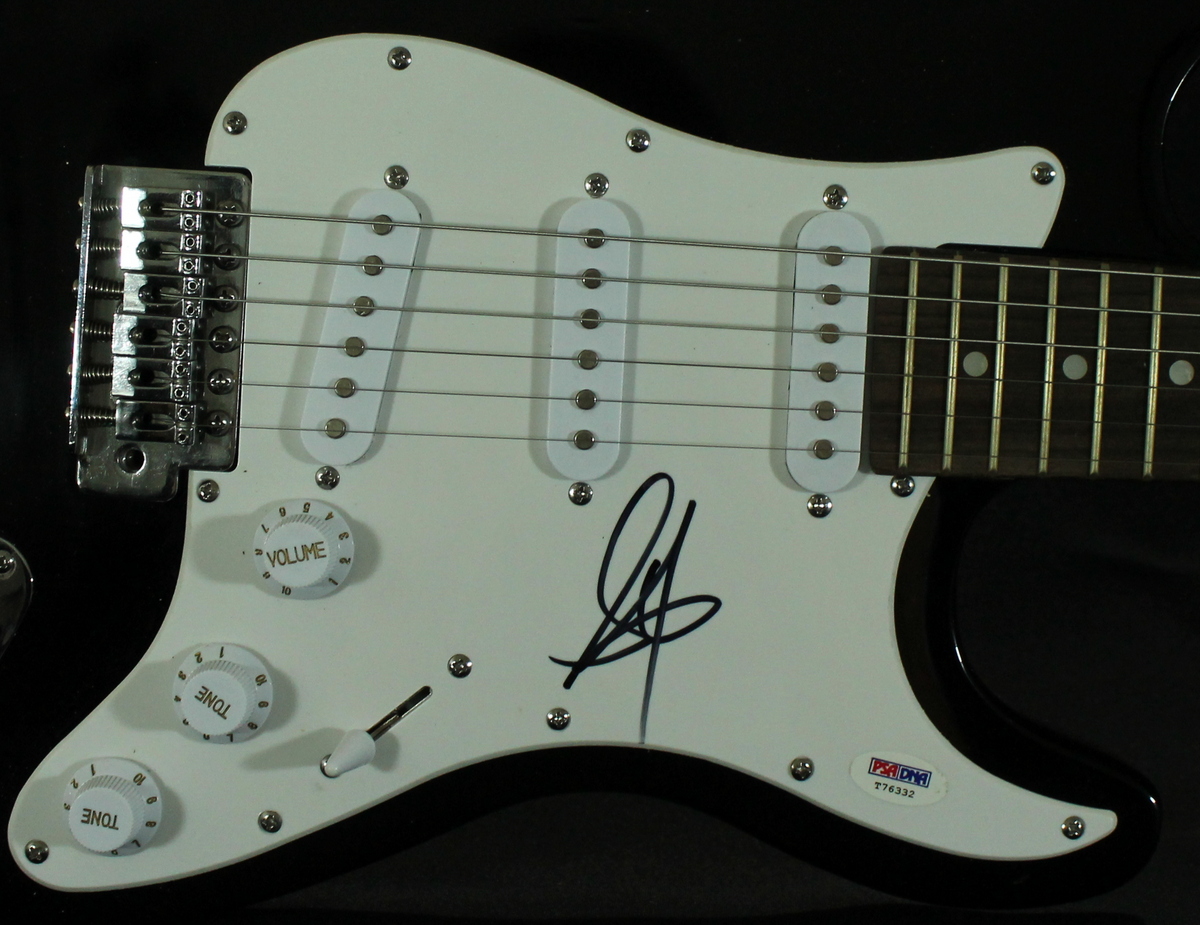 Steven Tyler Aerosmith Signed Full-Size Stedman Pro Electric Guitar ...