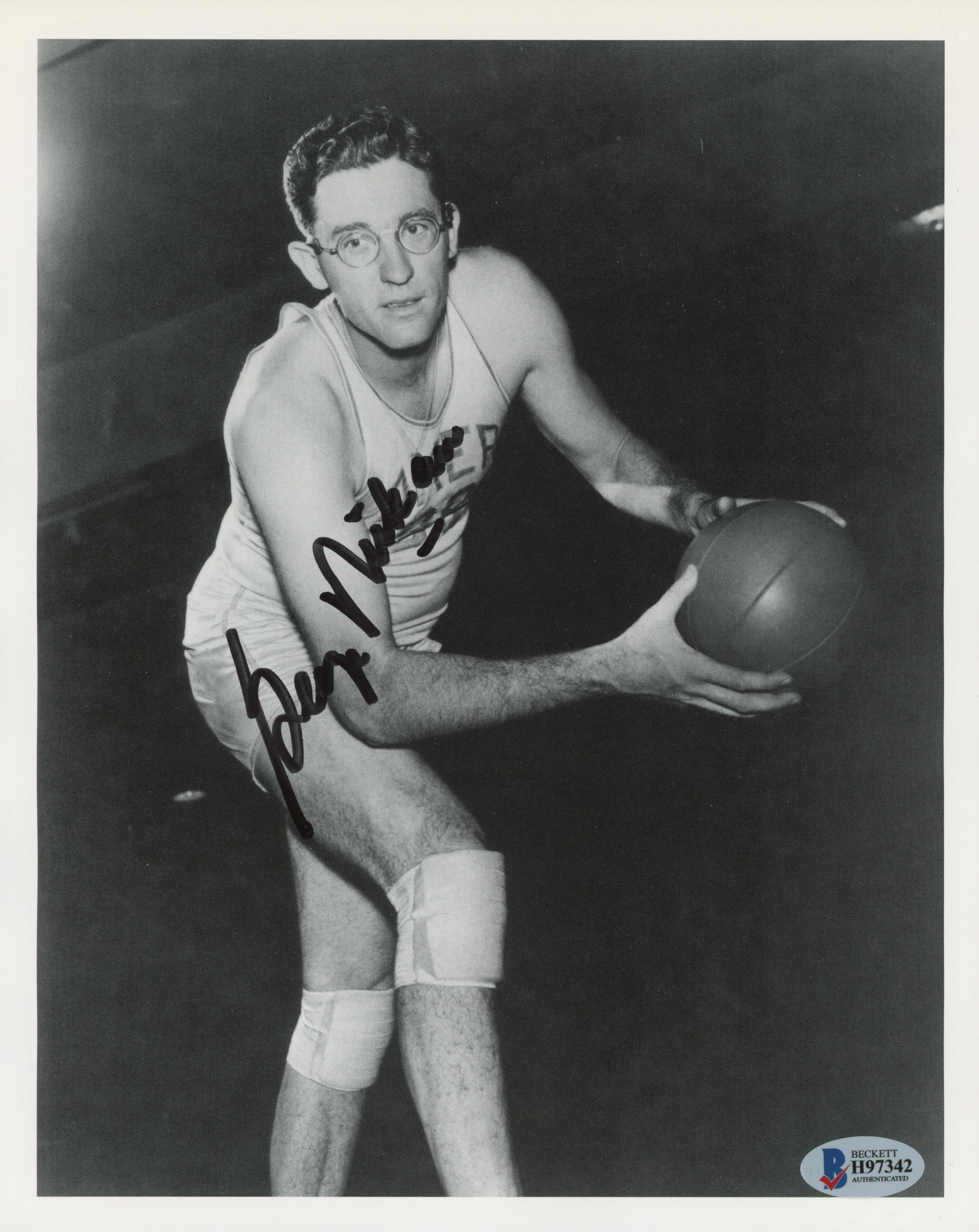 George Mikan Signed Minneapolis Lakers 8x10 Photo (Beckett COA ...