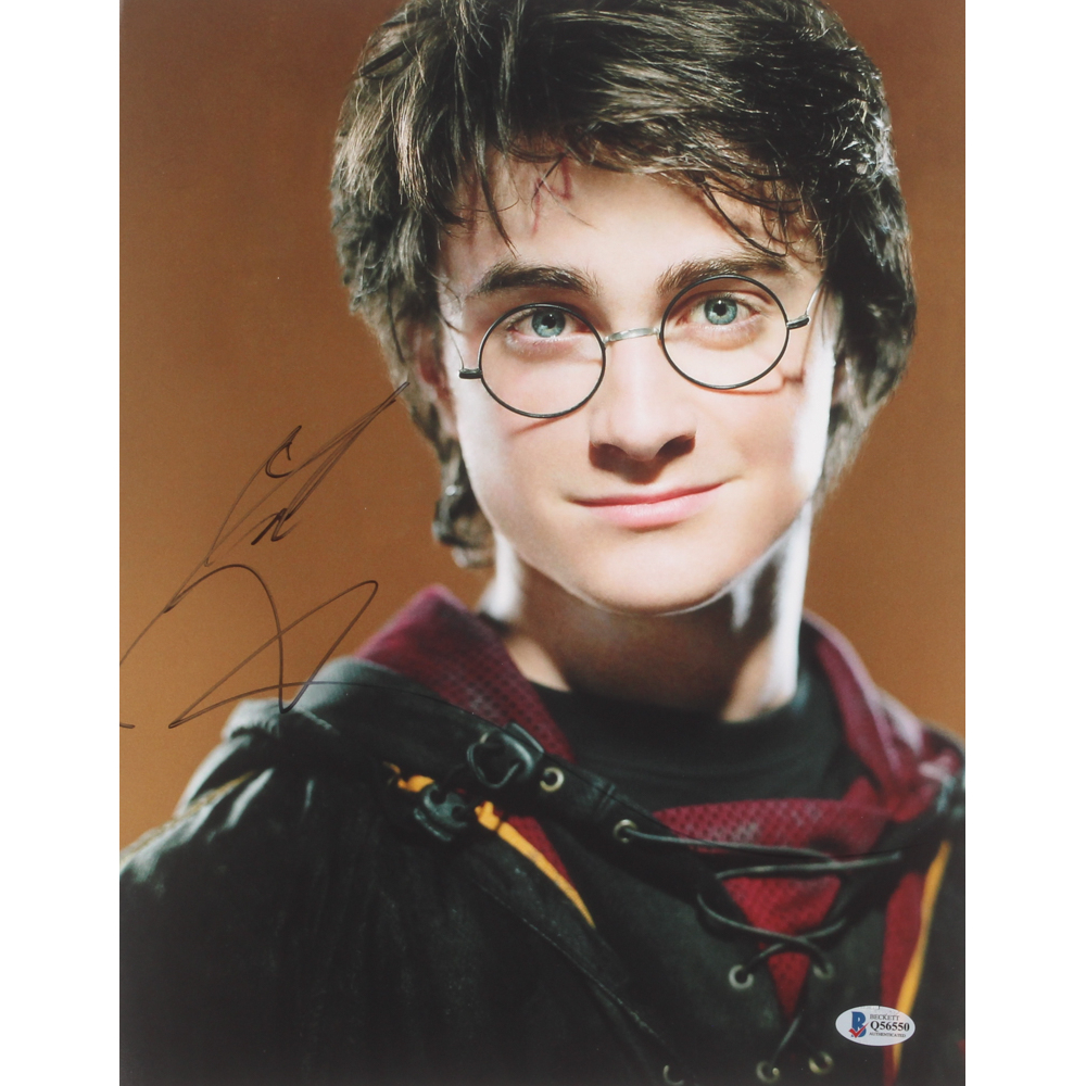 Daniel Radcliffe Signed "Harry Potter" 11x14 Photo (Beckett COA ...