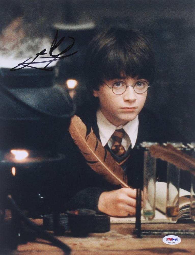 Daniel Radcliffe Signed "Harry Potter" 11x14 Photo (PSA COA) | Pristine ...