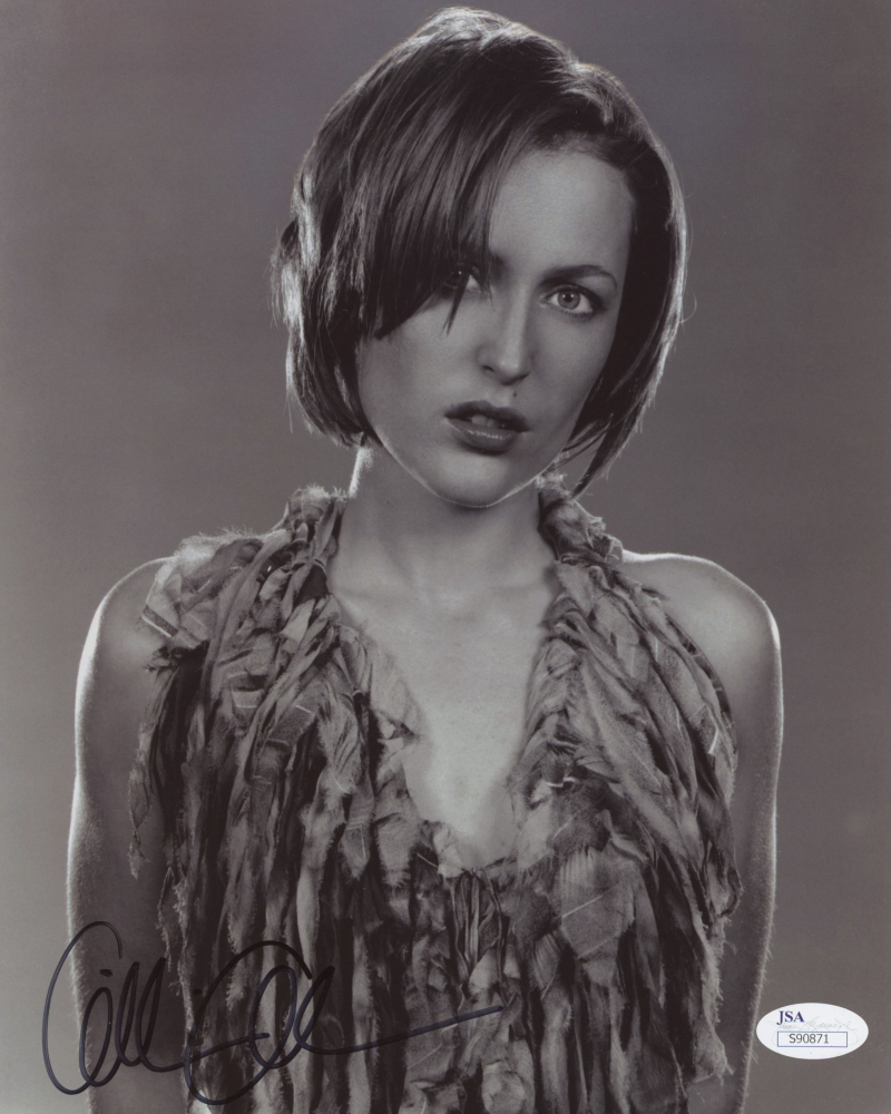 Gillian Anderson Signed 8x10 Photo (JSA COA) | Pristine Auction