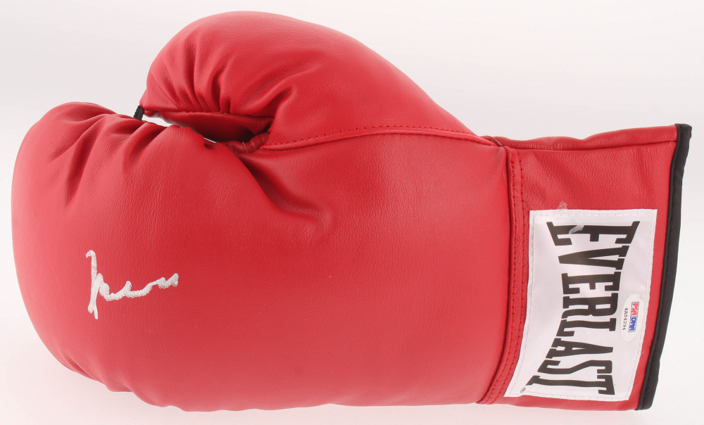 Muhammad Ali Signed Everlast Boxing Glove (PSA LOA) | Pristine Auction