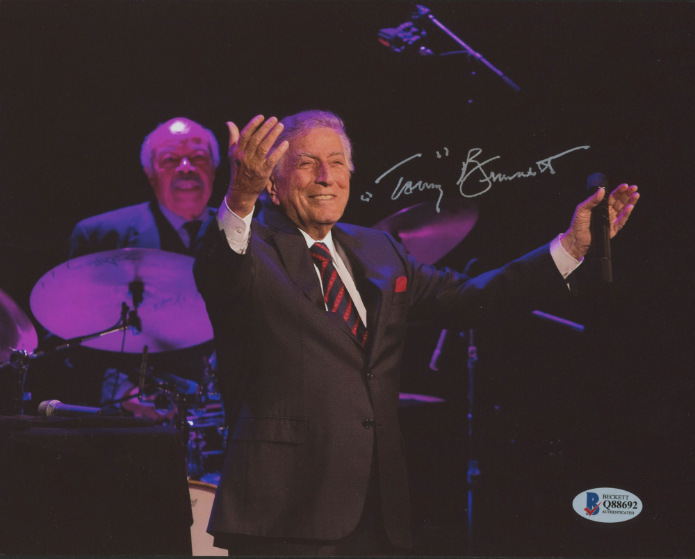 Tony Bennett Signed 8x10 Photo (Beckett COA) | Pristine Auction