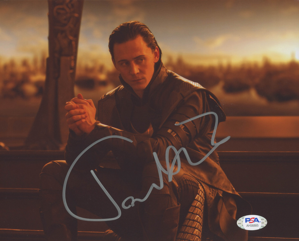 Tom Hiddleston Signed "Avengers: Infinity War" 8x10 Photo (PSA COA ...