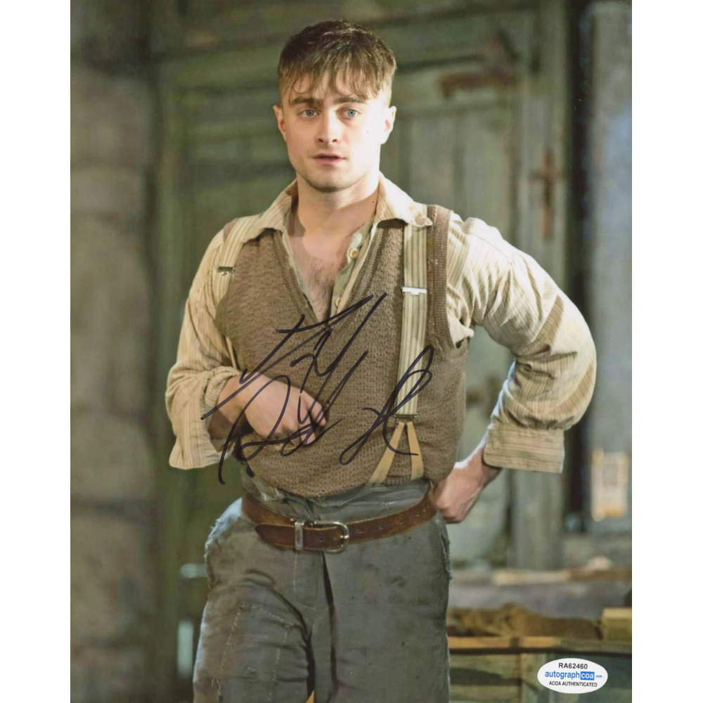 Daniel Radcliffe Signed 8x10 Photo (AutographCOA COA) | Pristine Auction