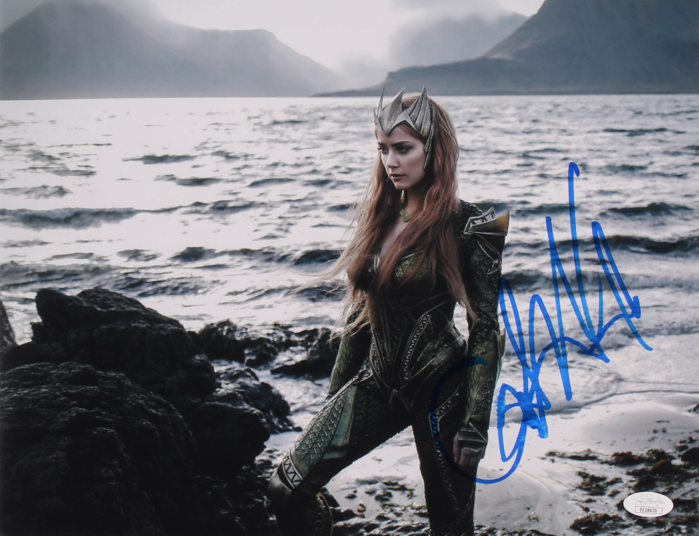 Amber Heard Signed "Aquaman" 11x14 Photo (JSA COA) | Pristine Auction
