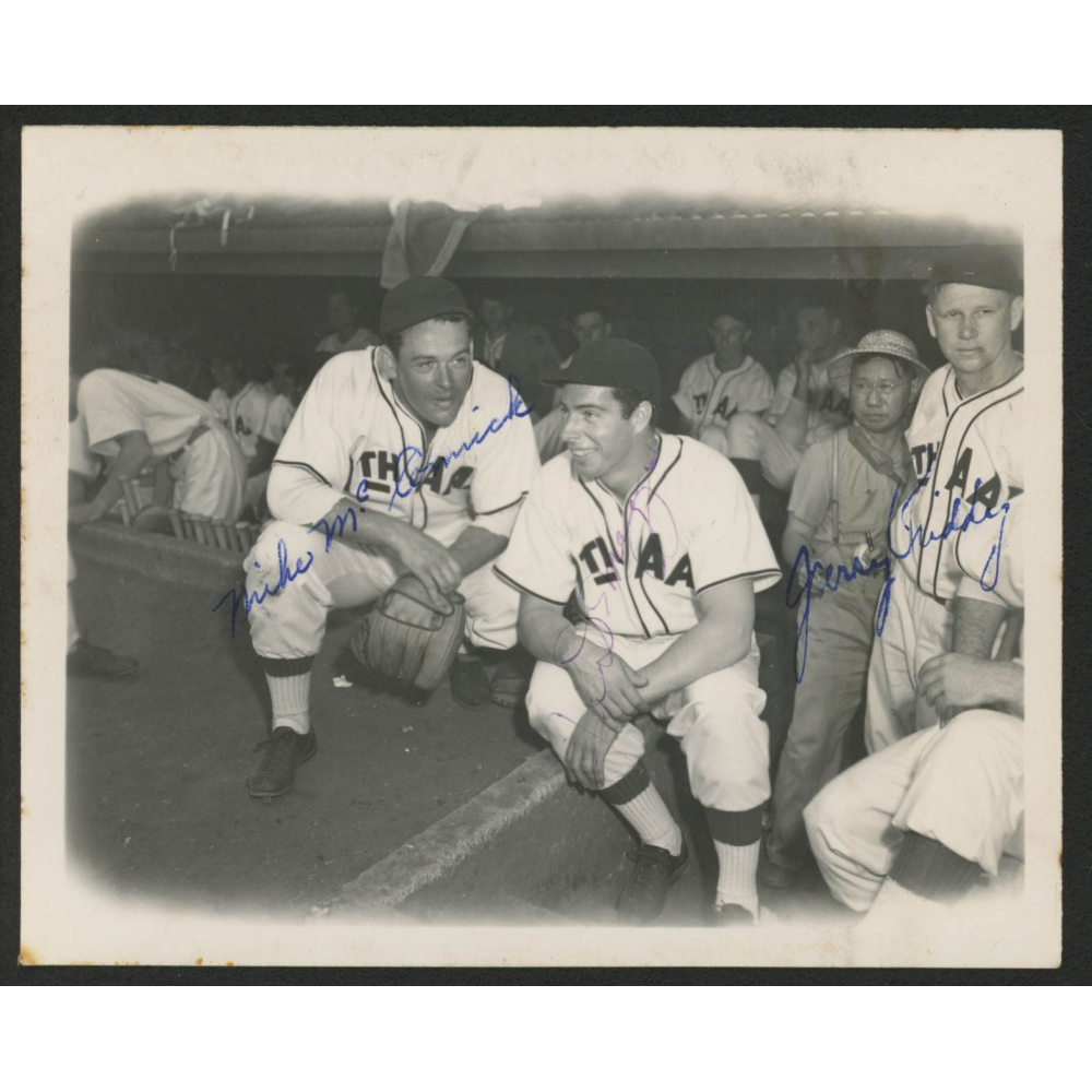 Yankees 4x5 Photo Team-Signed by (9) with Joe DiMaggio, Mike McCormick ...