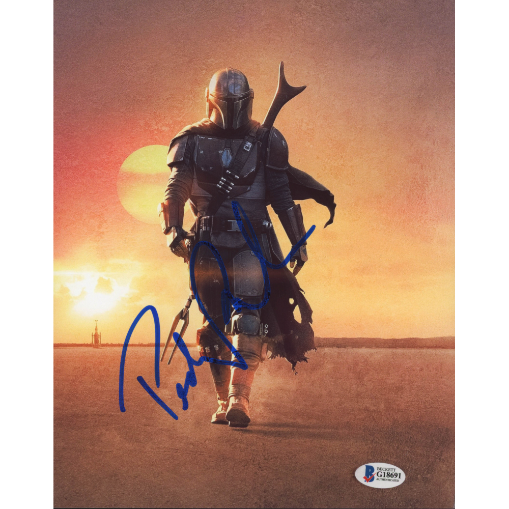 Pedro Pascal Signed "The Mandalorian" 8x10 Photo (Beckett COA ...