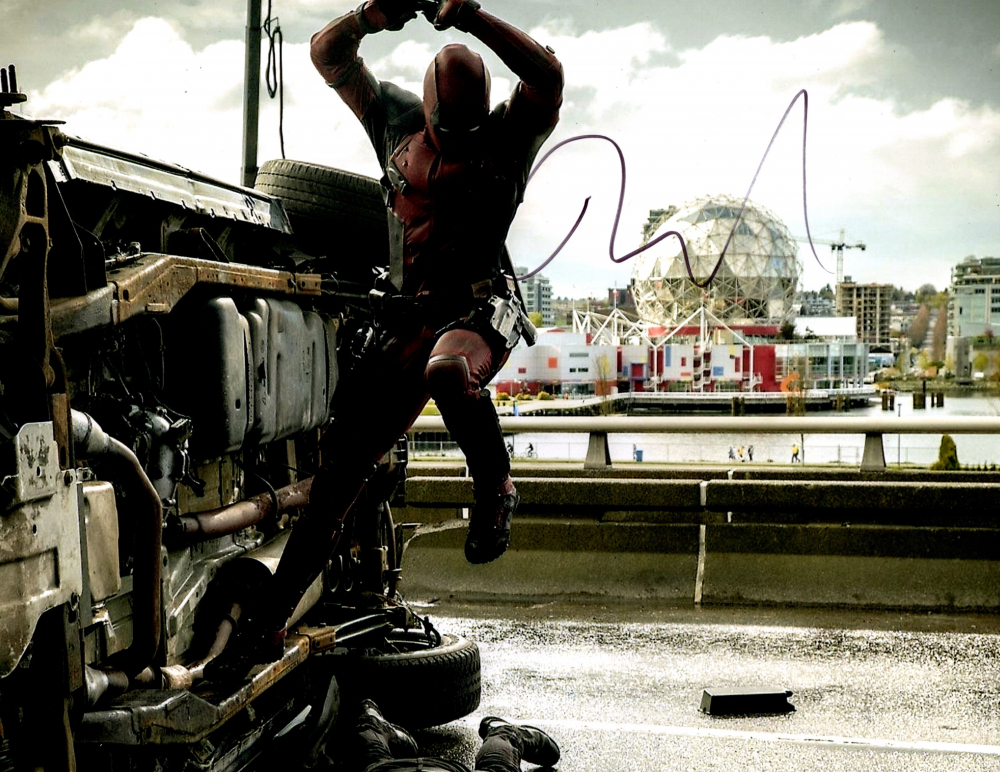 Ryan Reynolds Signed Deadpool 11x14 Photo Psa Coa Pristine Auction