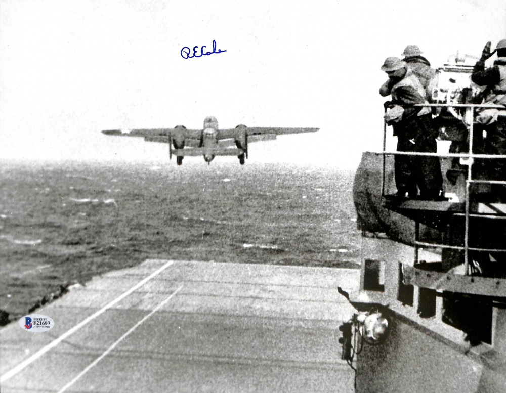 Richard E. Cole Signed Doolittle Raid Launch 11x14 Photo (Beckett ...
