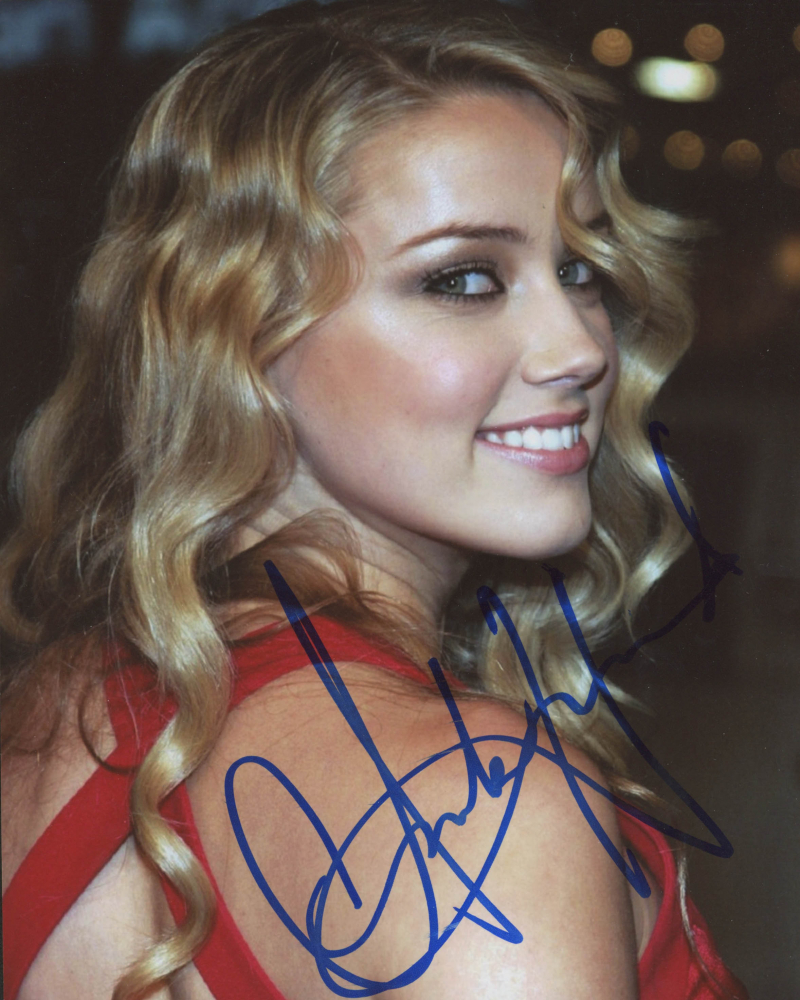 Amber Heard Signed 8x10 Photo (AutographCOA Hologram) | Pristine Auction