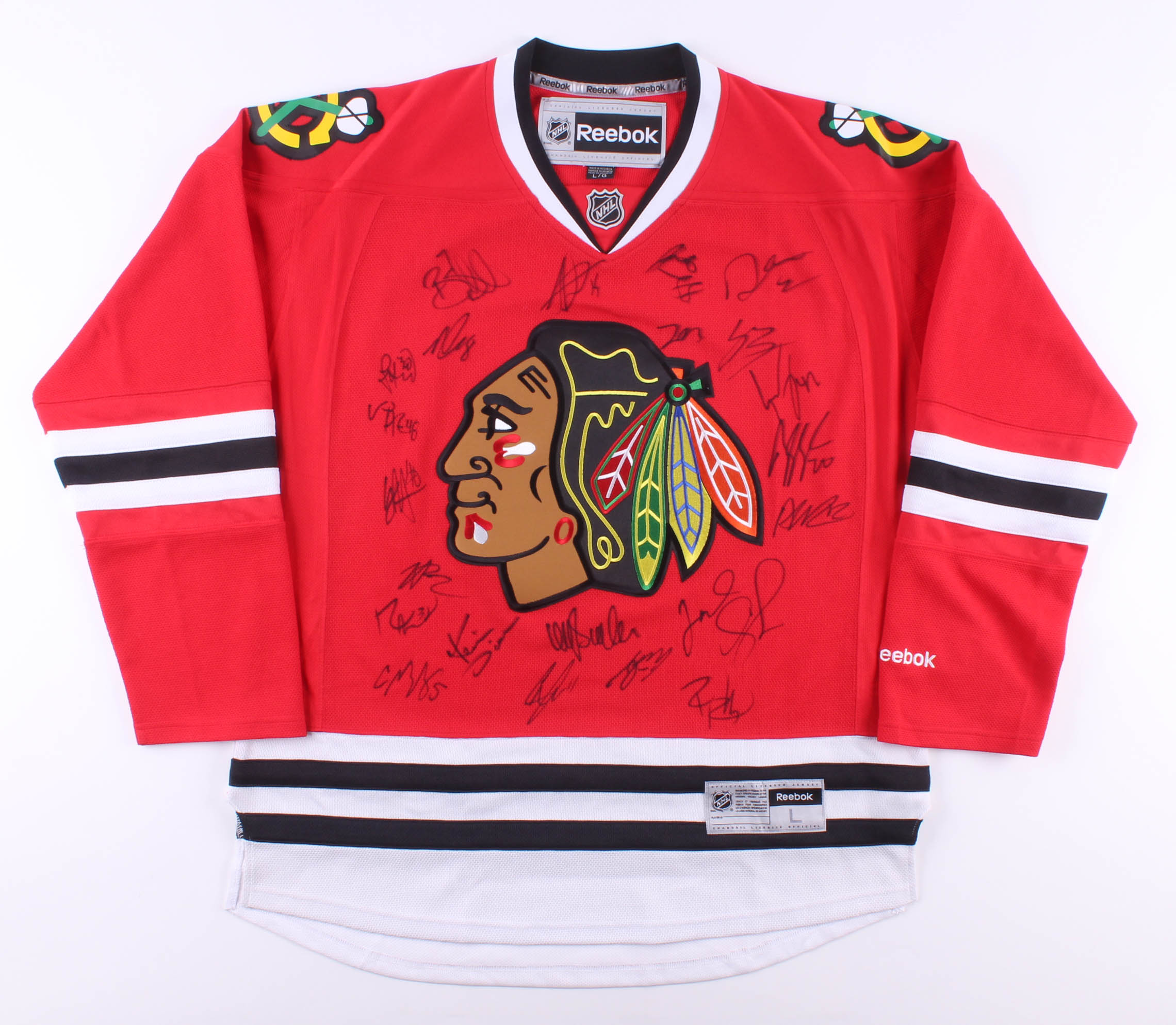 Blackhawks Jersey Signed by (22) with Patrick Kane, Jonathan Toews ...