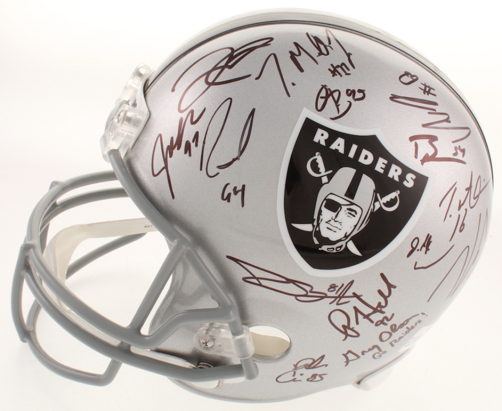 2019 Raiders Full-Size Helmet Team-Signed by (30) with Derek Carr ...