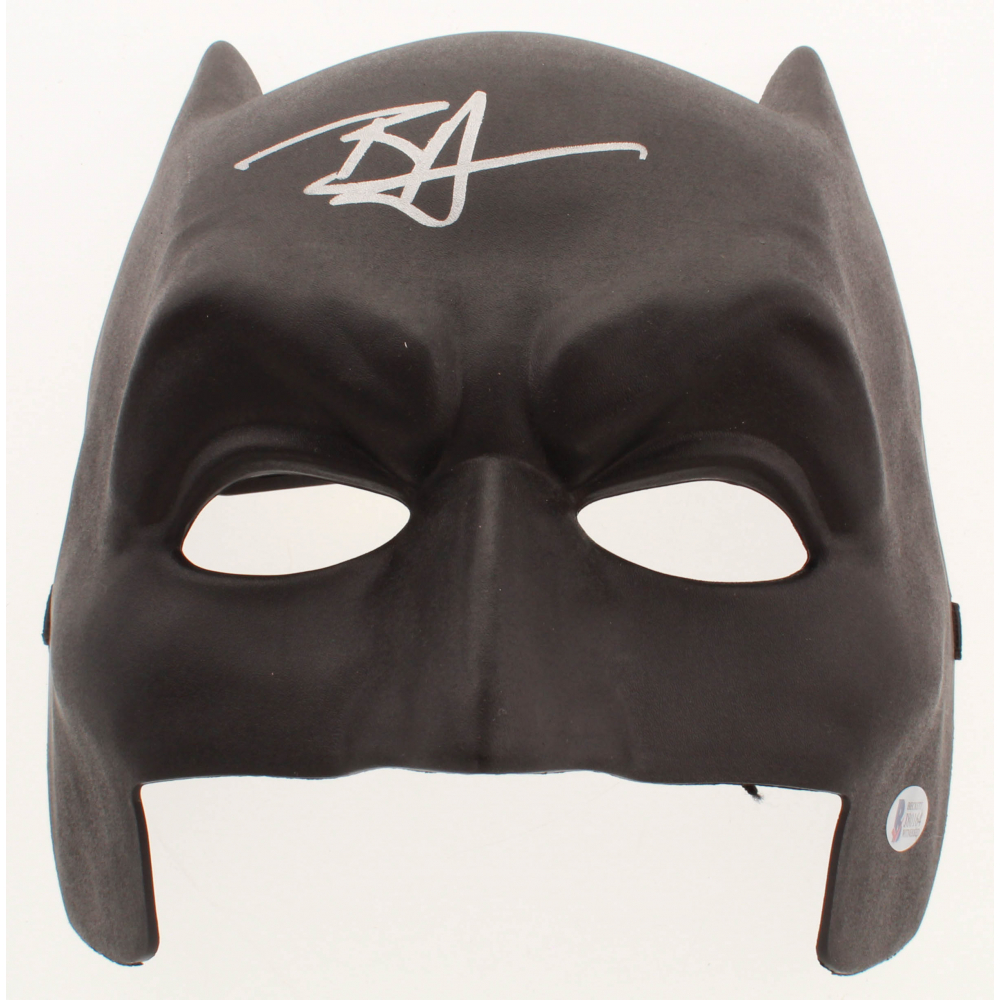 Ben Affleck Signed "Batman" Mask (Beckett COA) | Pristine Auction