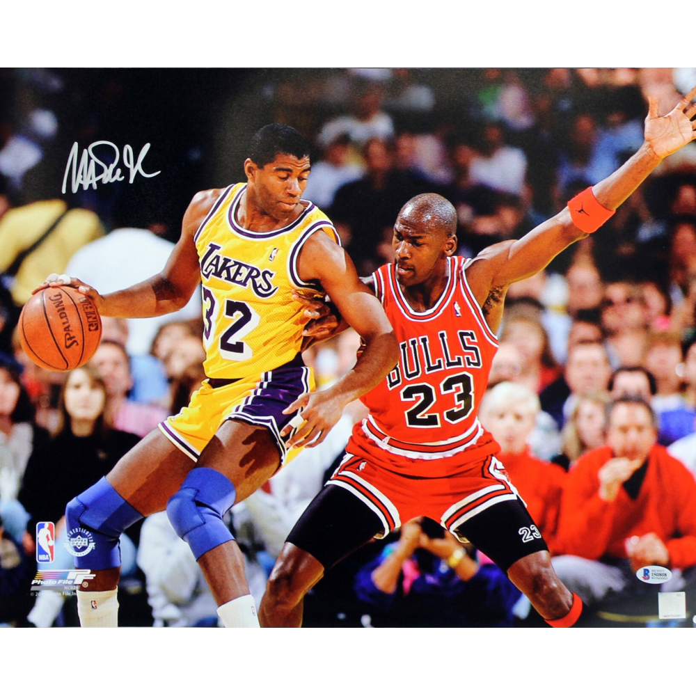Magic Johnson Signed Lakers 16x20 Photo (Johnson) | Pristine Auction