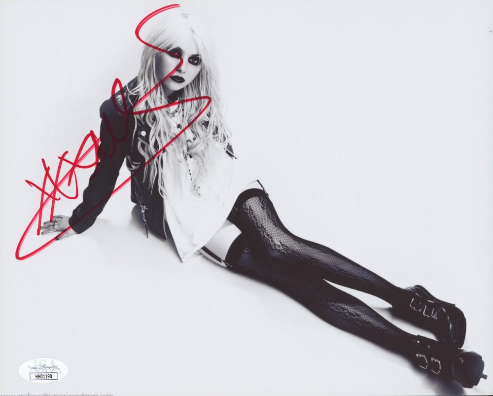 Taylor Momsen Signed 8x10 Photo Inscribed "XX" (JSA COA) | Pristine Auction