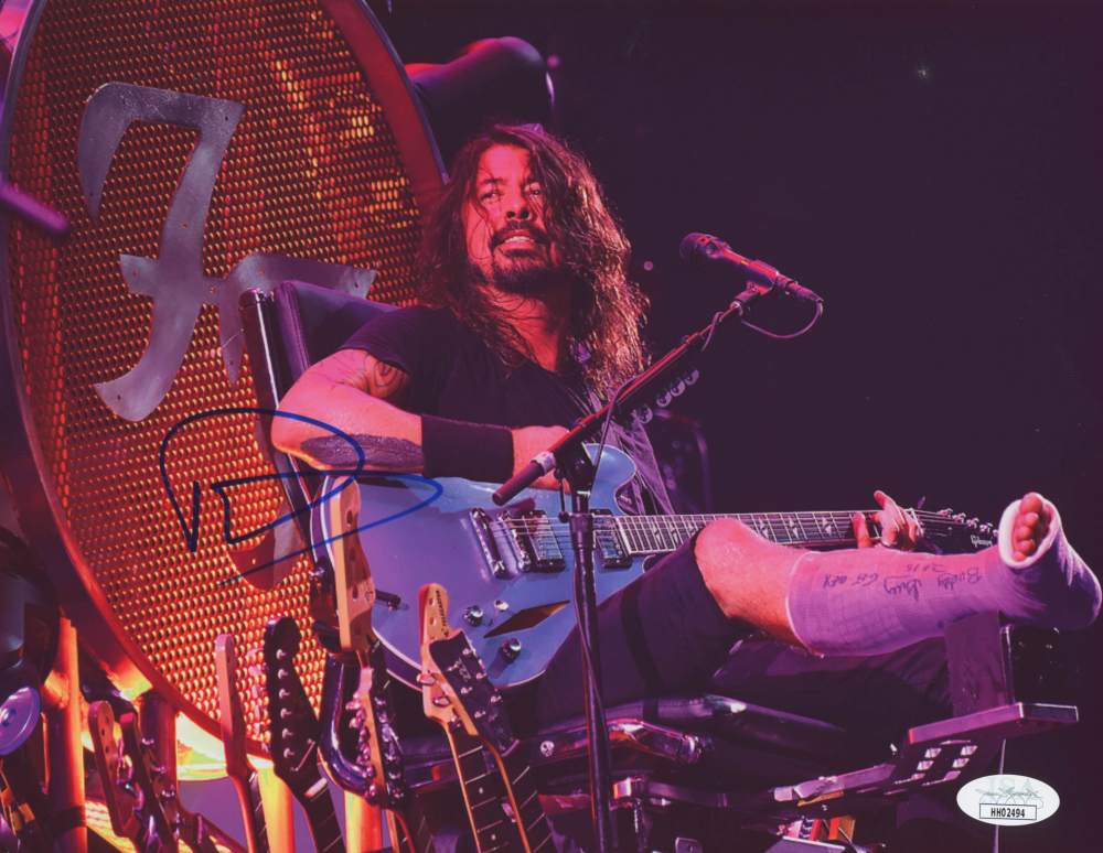 Dave Grohl Signed Foo Fighters 8.5x11 Photo (JSA COA) | Pristine Auction