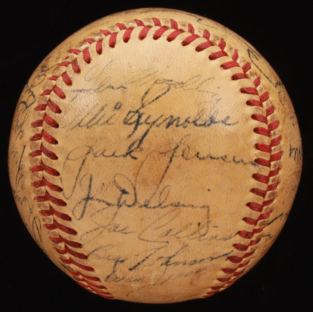 1950 Yankees Baseball Team-Signed by (28) with Joe DiMaggio, Bill ...