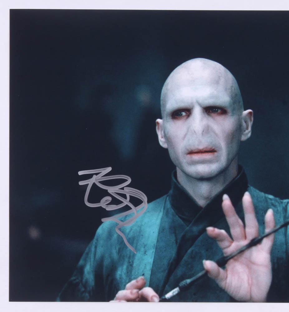 Ralph Fiennes Signed "Harry Potter" 11x14 Photo (PSA COA) | Pristine ...