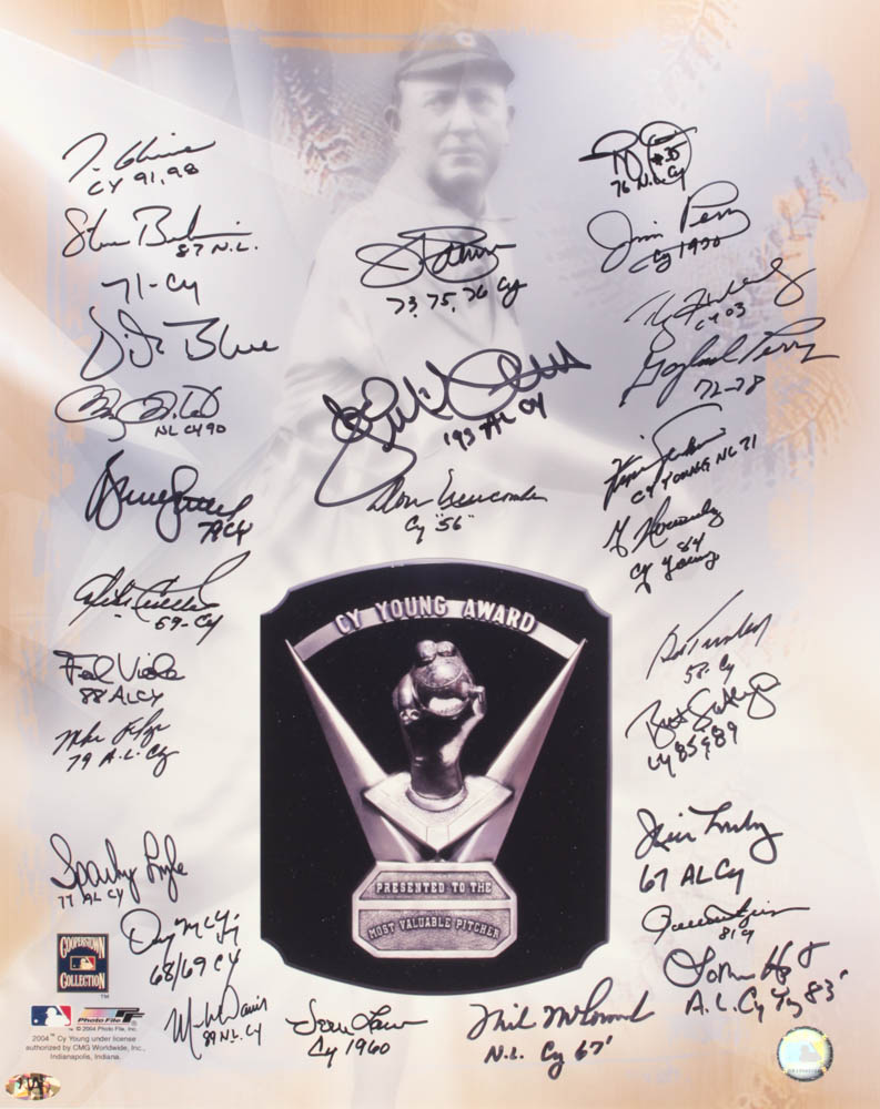 CY Young Award Winners 16x20 Photo Signed by (27) with Roy Halladay ...