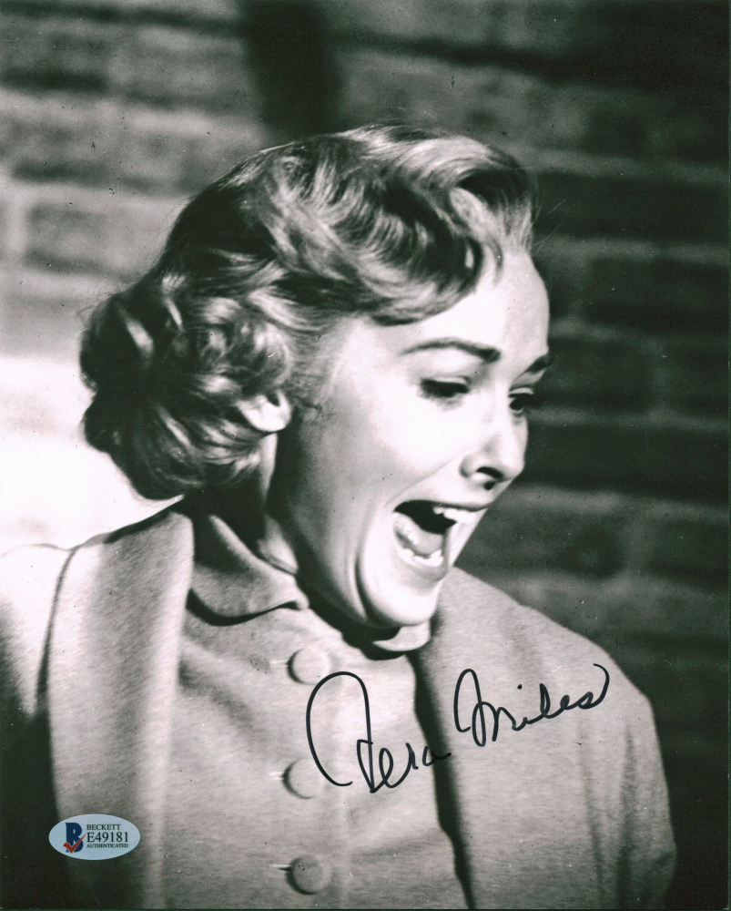 Vera Miles Signed "Psycho" 8x10 Photo (Beckett COA) | Pristine Auction
