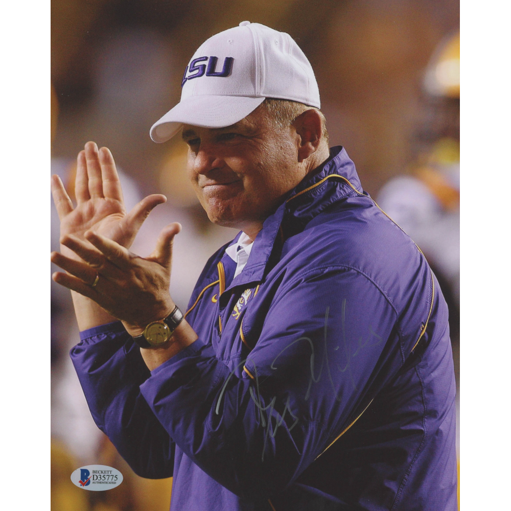 Les Miles Signed LSU Tigers 8x10 Photo (Beckett COA) | Pristine Auction