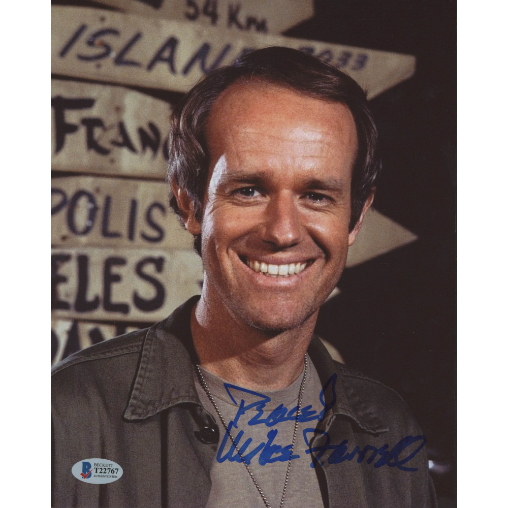 Mike Farrell Signed "M*A*S*H" 8x10 Photo Inscribed "Peace" (Beckett COA ...
