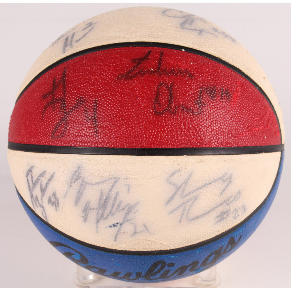 2003-04 Kentucky Wildcats Basketball Team-Signed By (12) with Cliff ...
