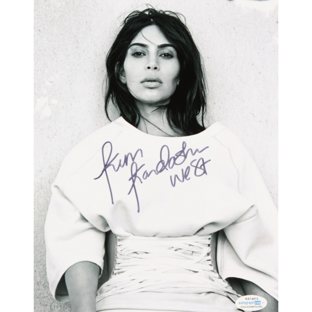 Kim Kardashian Signed 8x10 Photo (AutographCOA COA) | Pristine Auction