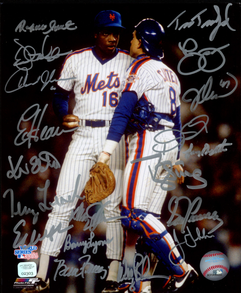 1986 Mets 8x10 Photo Team-Signed by (19) with Darryl Strawberry, Wally ...