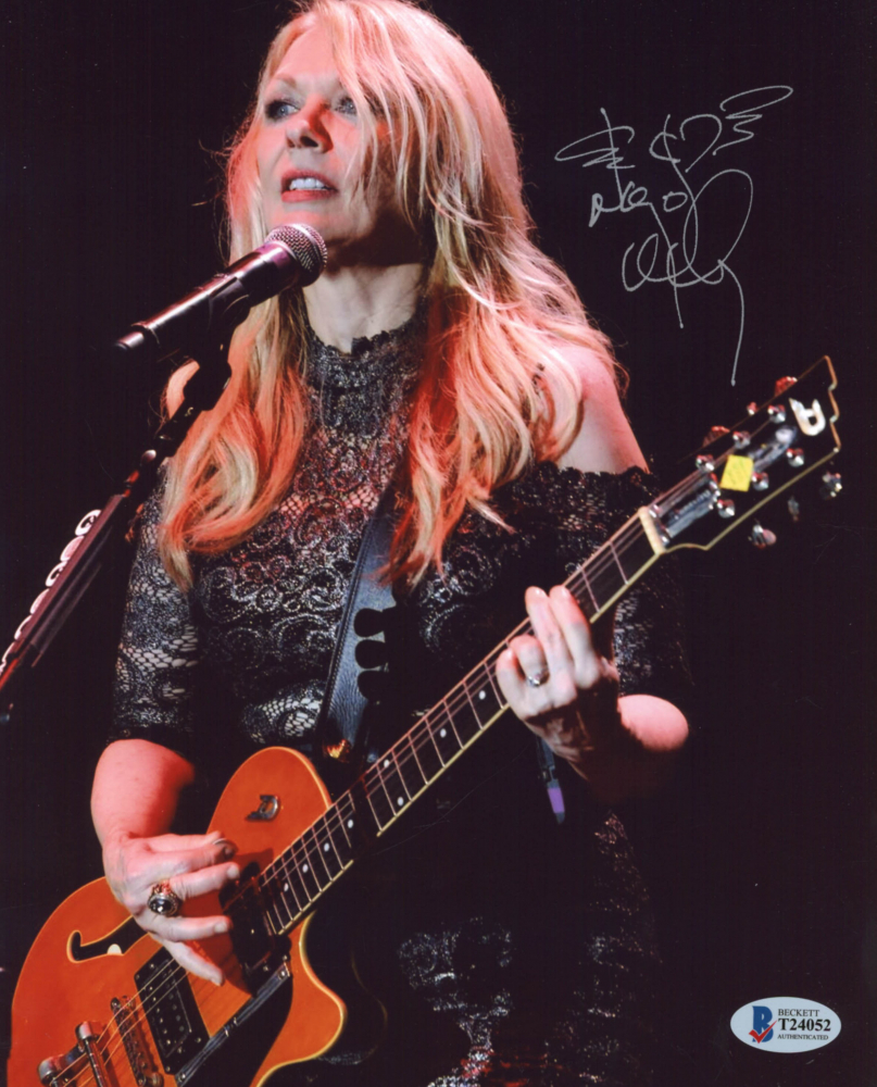 Nancy Wilson Signed 8x10 Photo (Beckett COA) | Pristine Auction
