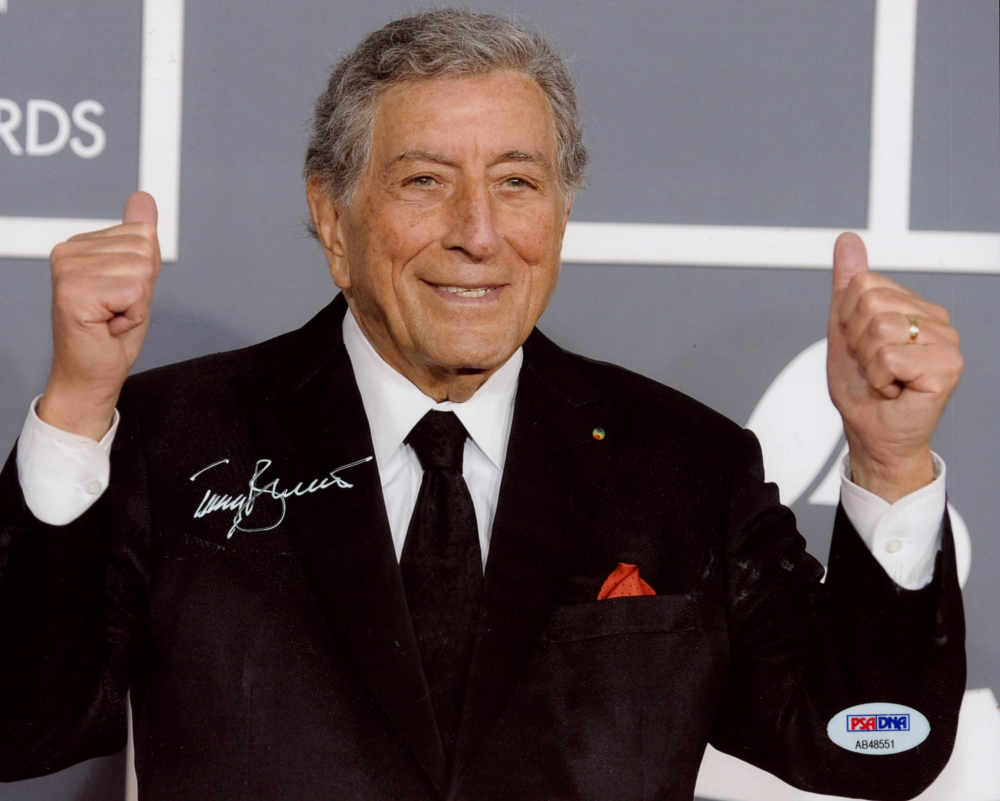 Tony Bennett Signed 8x10 Photo (PSA COA) | Pristine Auction
