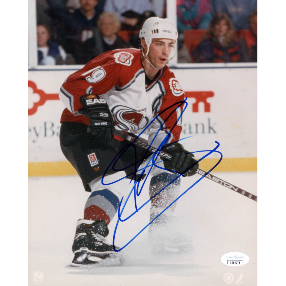 Joe Sakic Signed Avalanche 8x10 Photo (JSA COA) | Pristine Auction