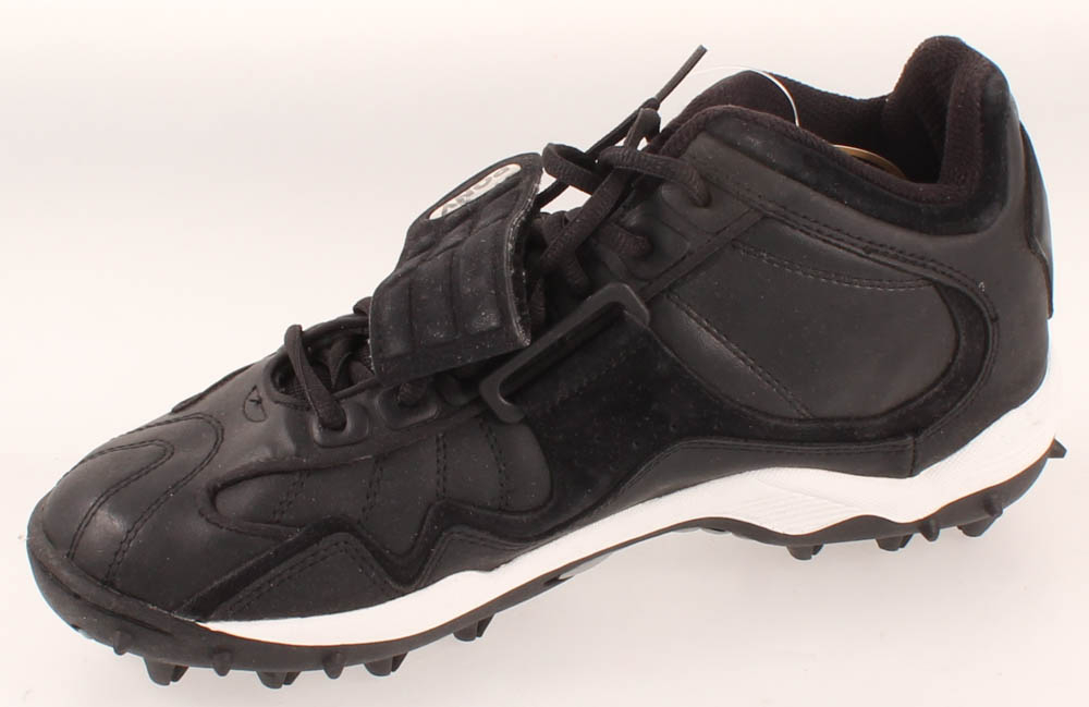 Denard Robinson Signed Pony Football Cleat (Beckett COA) | Pristine Auction